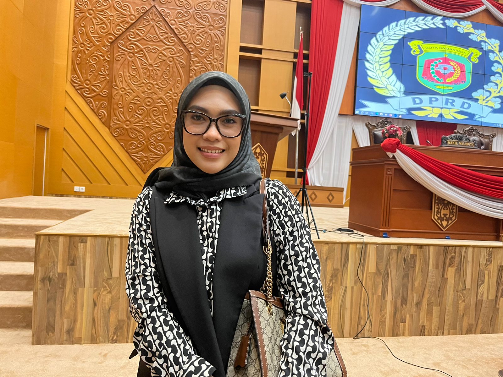 Mendorong Digitalisasi E-Parking di Samarinda, Anggota DPRD Shania ...